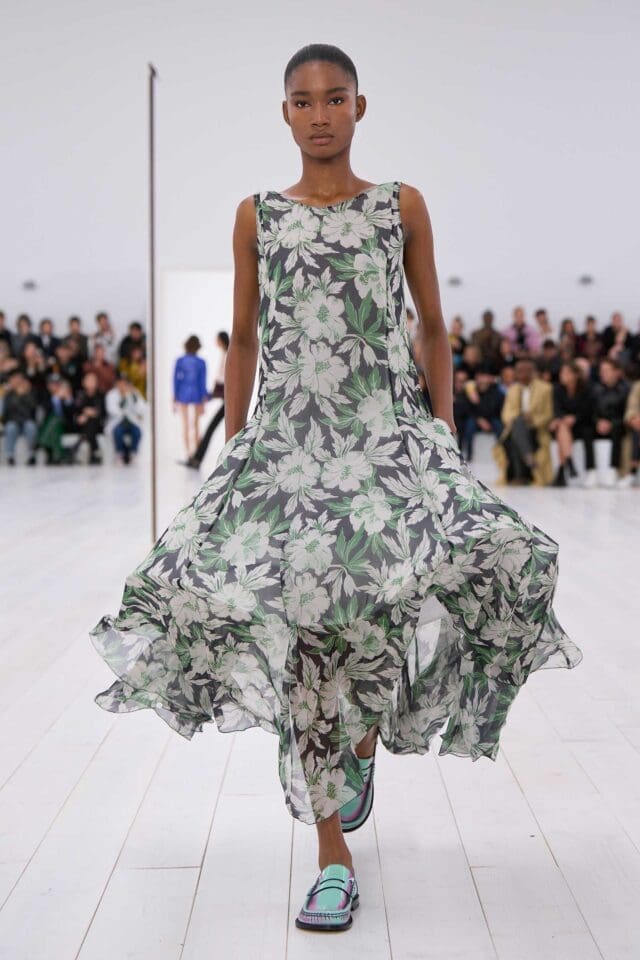 Loewe Spring 2025 Ready-to-Wear | Runway