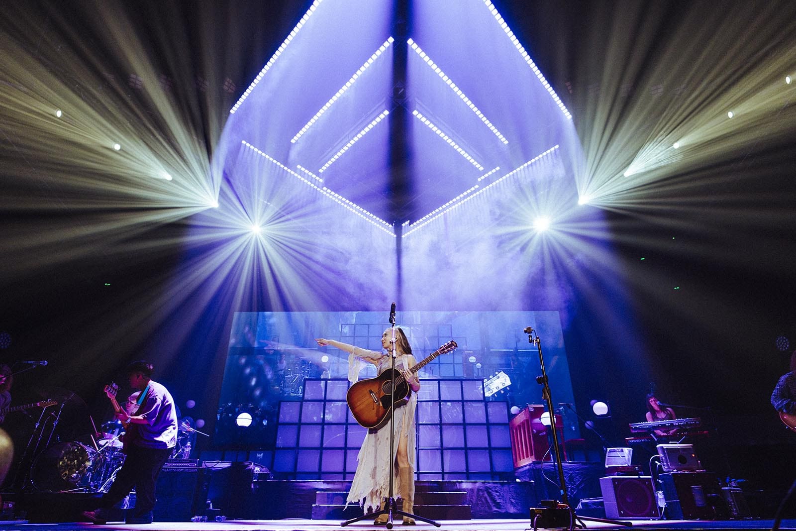 NIKI Takes Us Behind Her Buzz Tour in Manila Looks