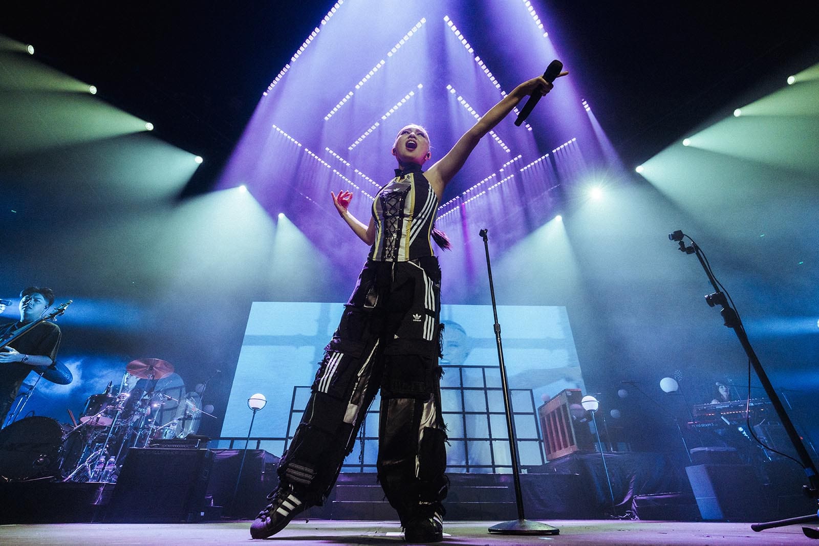 NIKI Takes Us Behind Her Buzz Tour in Manila Looks